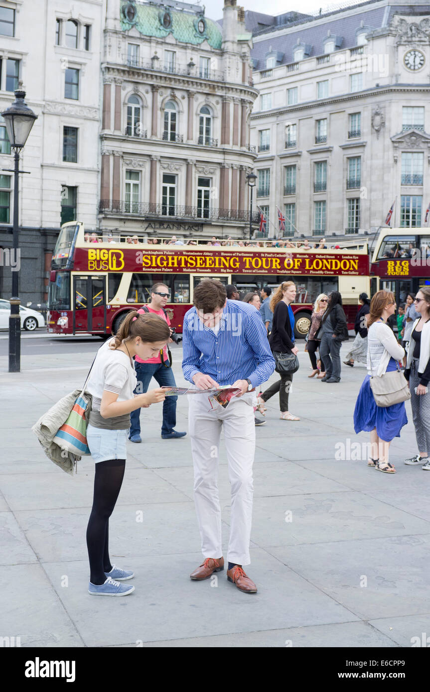 London tourist map hi-res stock photography and images - Alamy