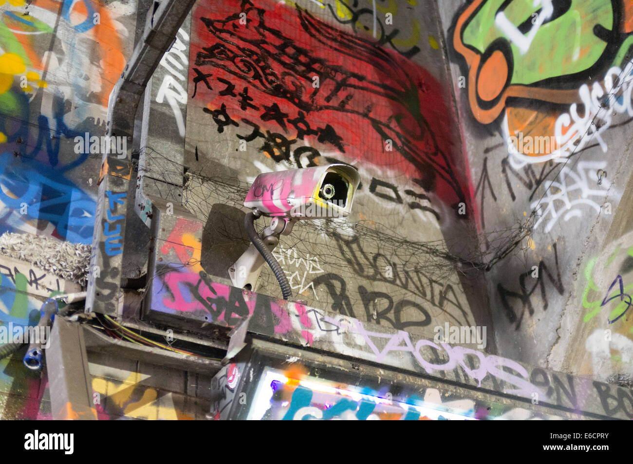 London authorised graffiti zone hi-res stock photography and images - Alamy