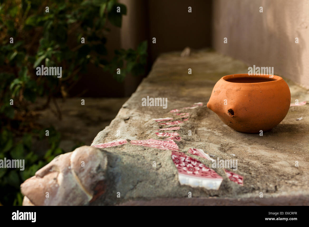 Traditional Greek decorative clay pot Stock Photo - Alamy