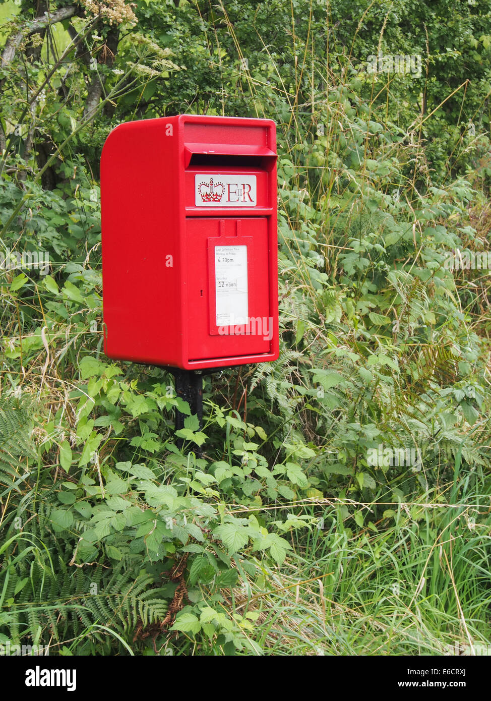 Classic post box hi-res stock photography and images - Alamy