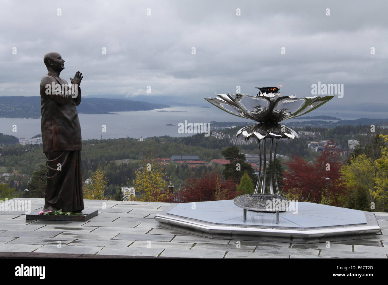 The eternal peace flame hi-res stock photography and images - Alamy
