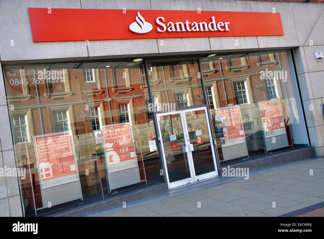 Santander branch uk hi-res stock photography and images - Alamy