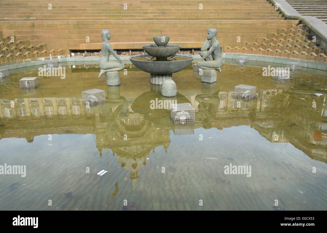 Victoria square birmingham fountain hi-res stock photography and images ...