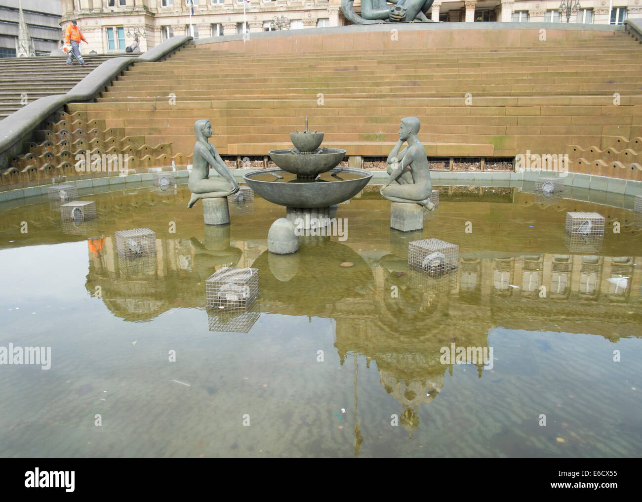 Steps and fountain at Victoria Square in Birmingham Stock Photo - Alamy