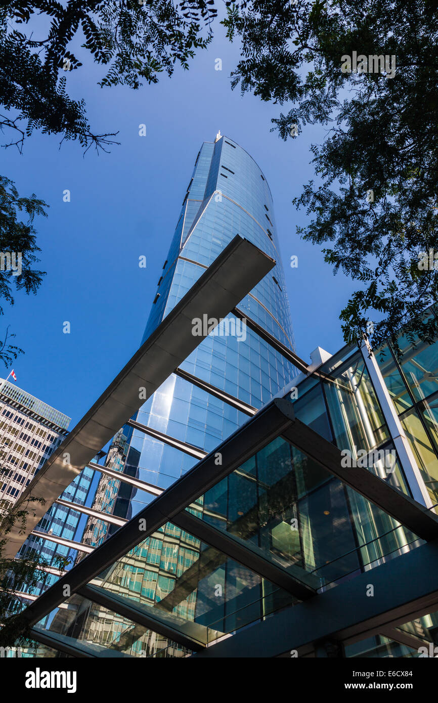 Reflective surface street hi-res stock photography and images - Alamy