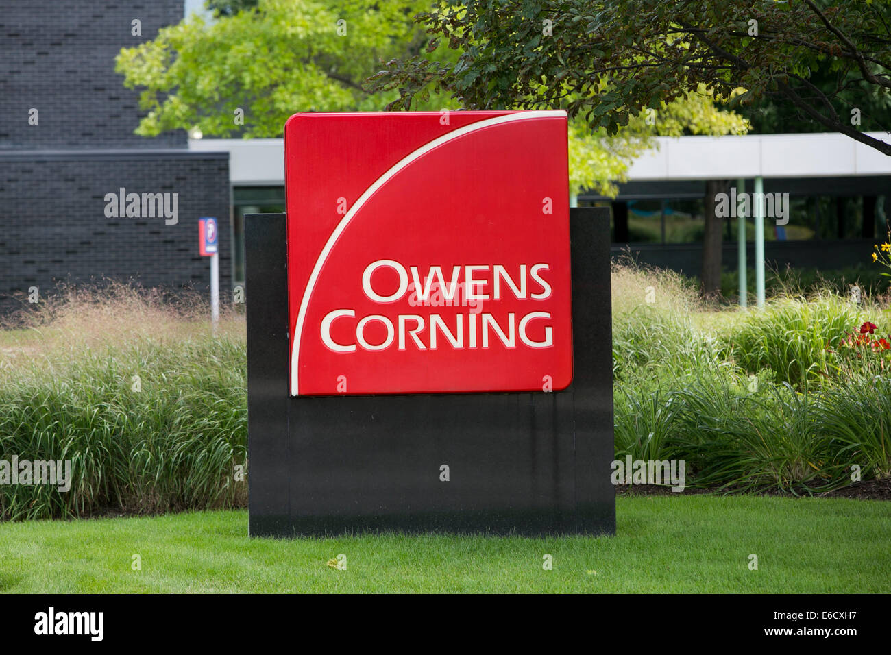 The headquarters of Owens Corning in Toledo, Ohio Stock Photo - Alamy