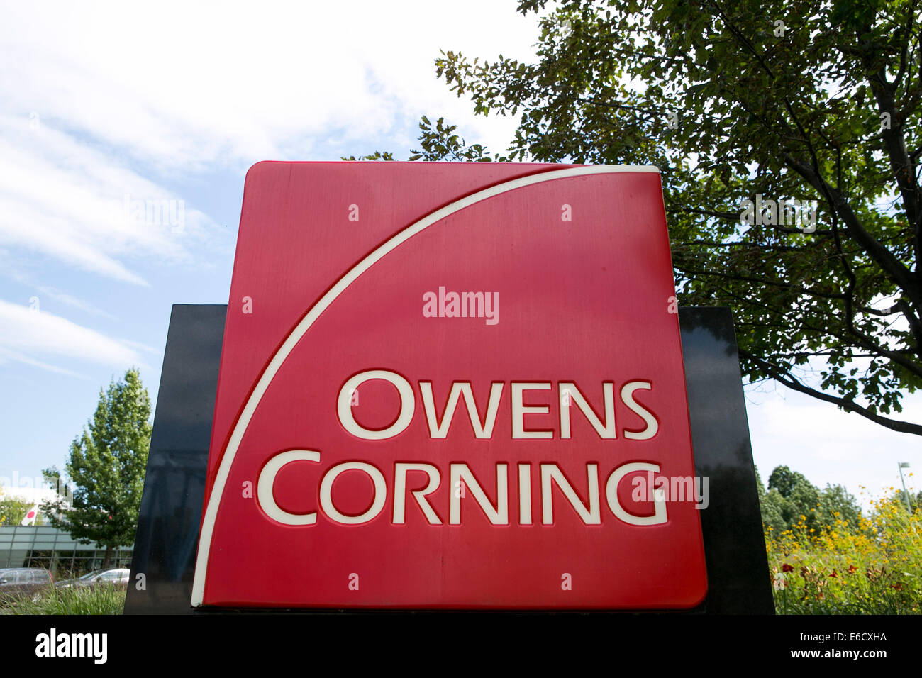 The headquarters of Owens Corning in Toledo, Ohio Stock Photo - Alamy