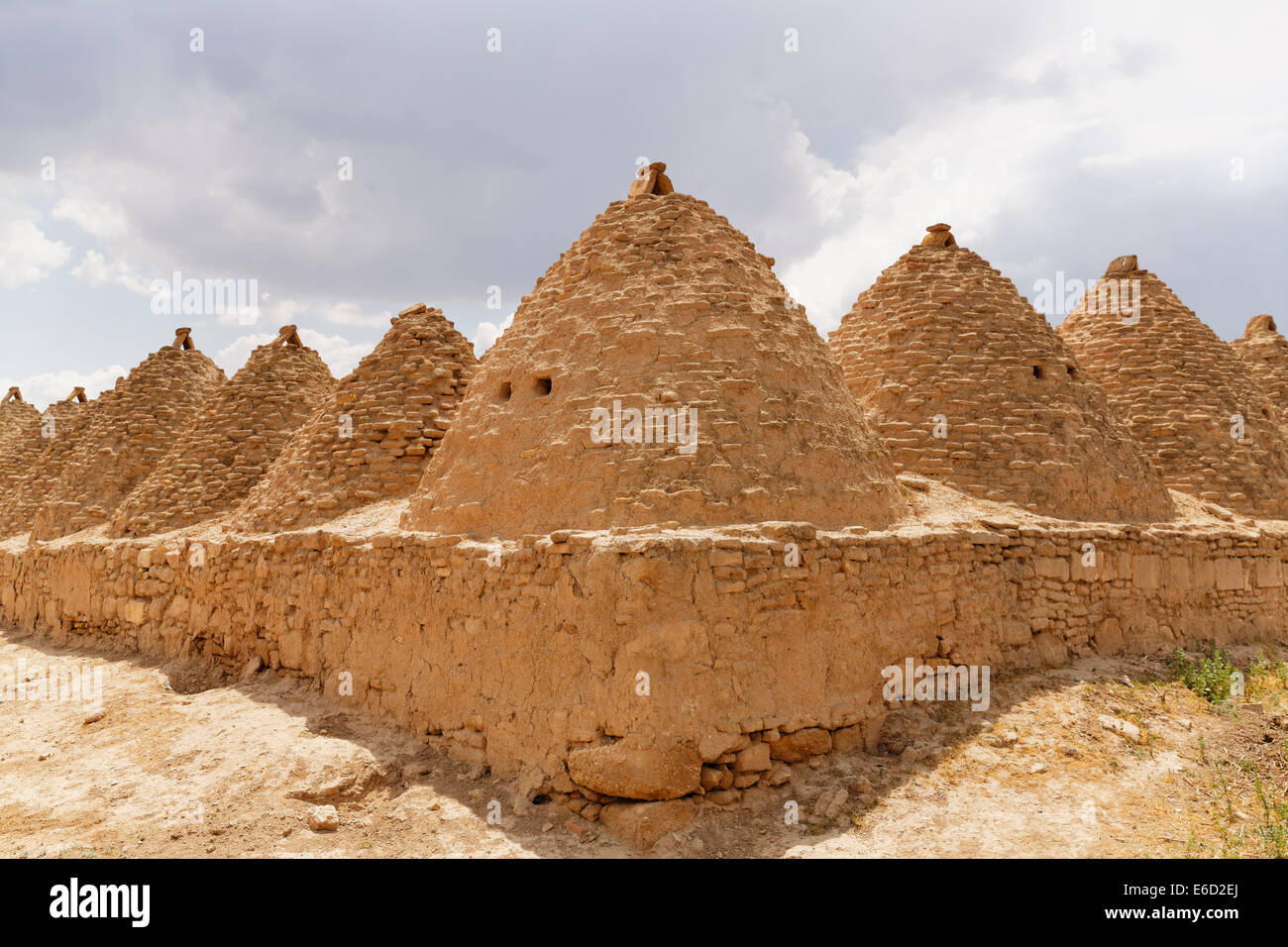 Beehive-shaped mud-brick trulli houses, Harran, Şanlıurfa Province ...