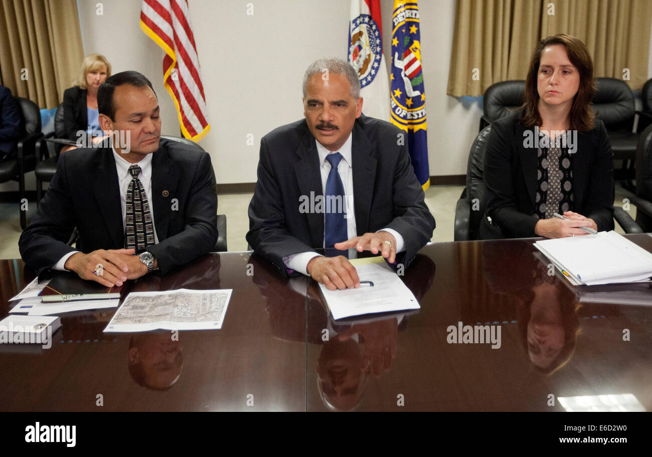 Fbi police officer hi-res stock photography and images - Alamy