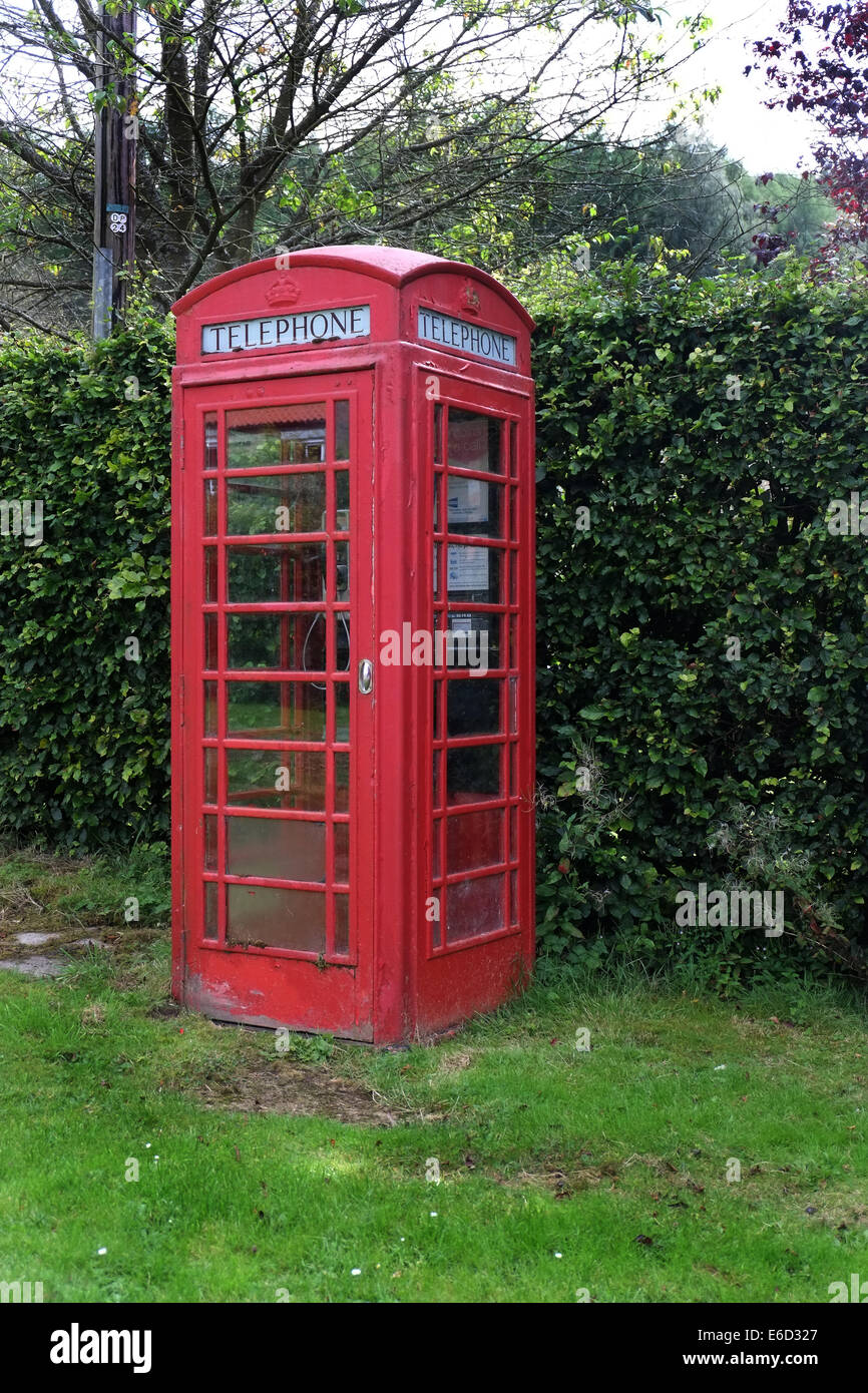 Red British telephone box of traditional type Stock Photo - Alamy