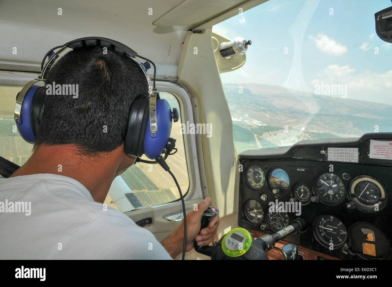 Cessna plane controls hi-res stock photography and images - Alamy