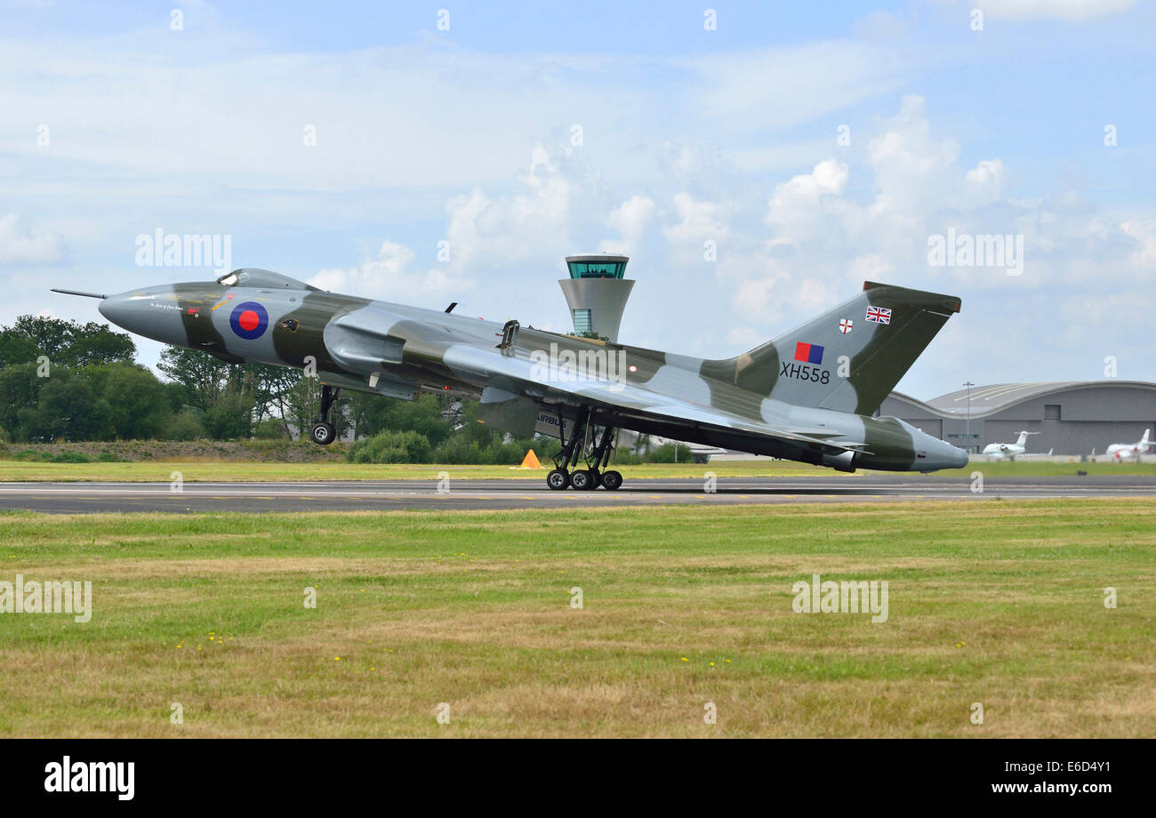 The world’s last remaining flying Avro Vulcan bomber takes off what is ...