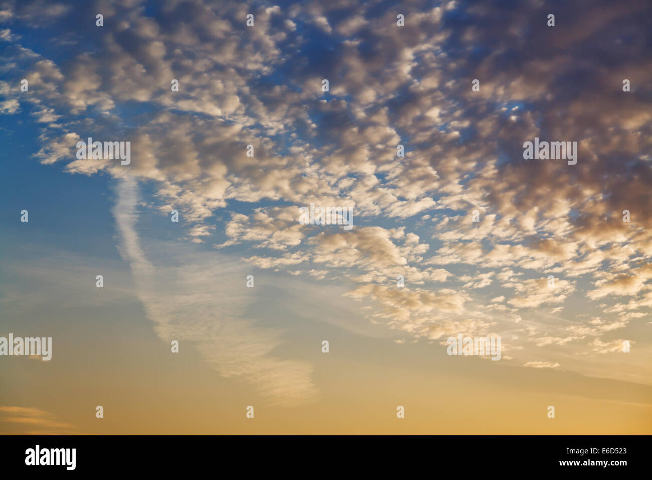 Small clouds hi-res stock photography and images - Alamy