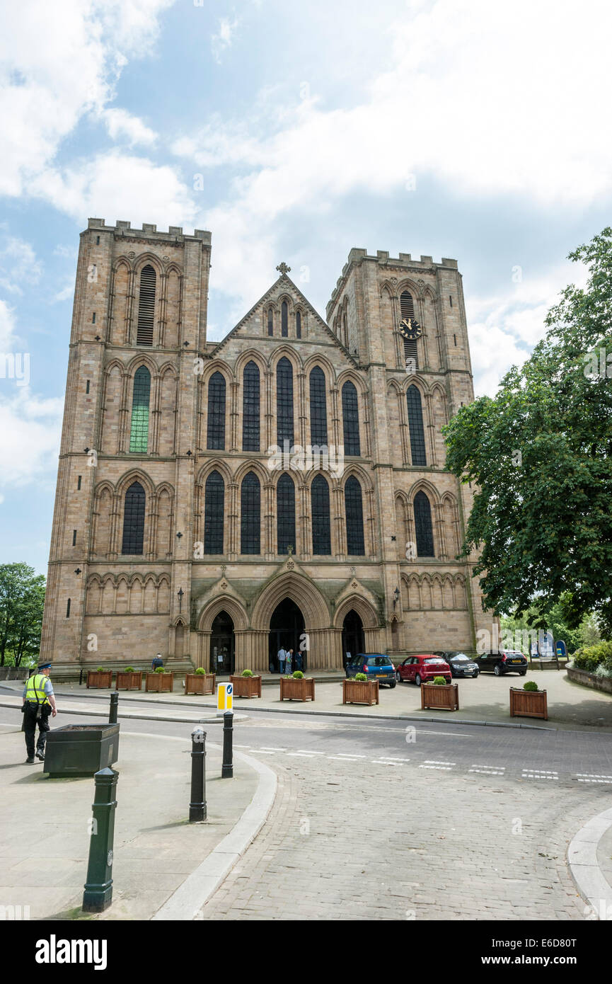 Ripon cathedral High Resolution Stock Photography and Images - Alamy