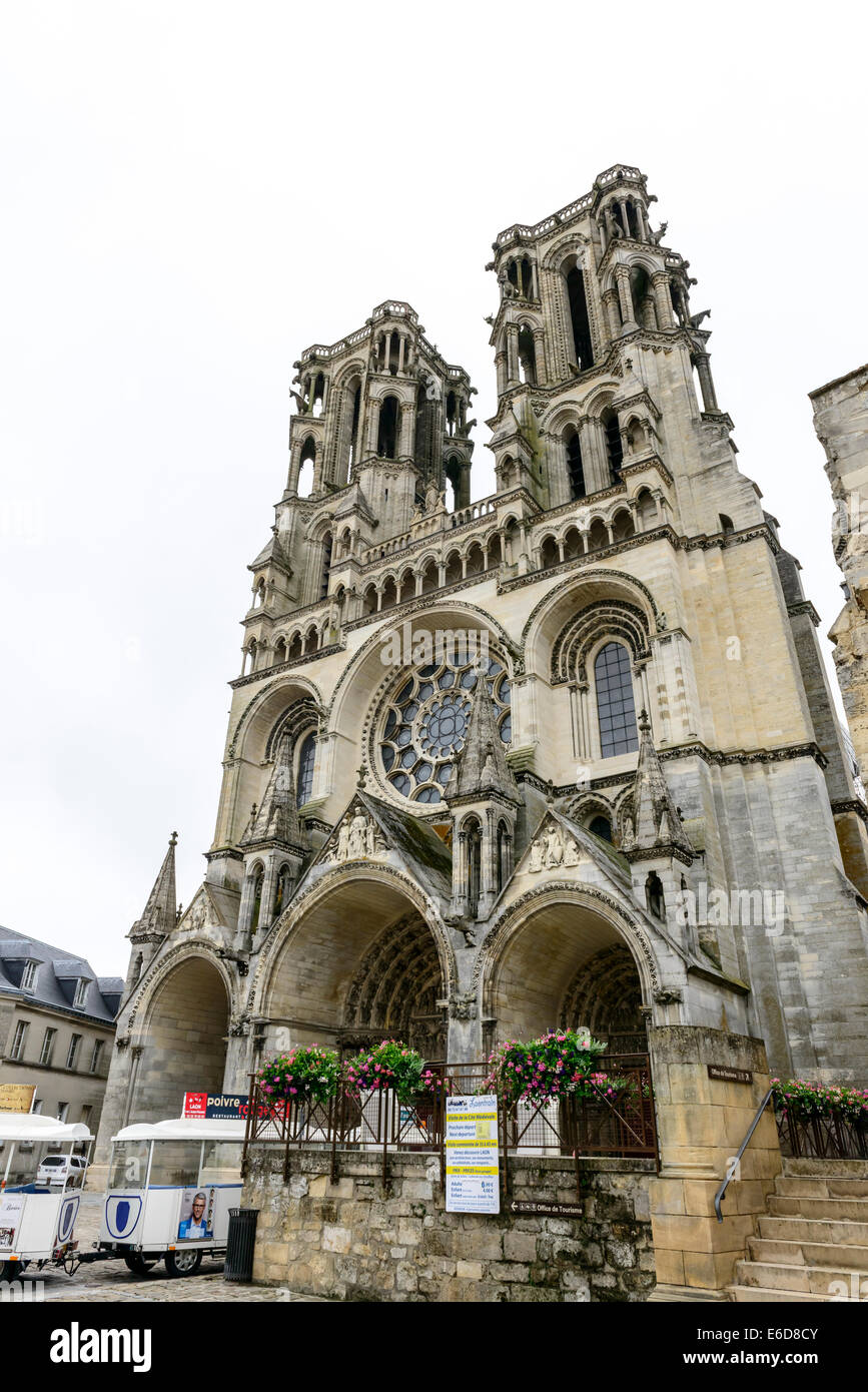 Laon france hi-res stock photography and images - Alamy