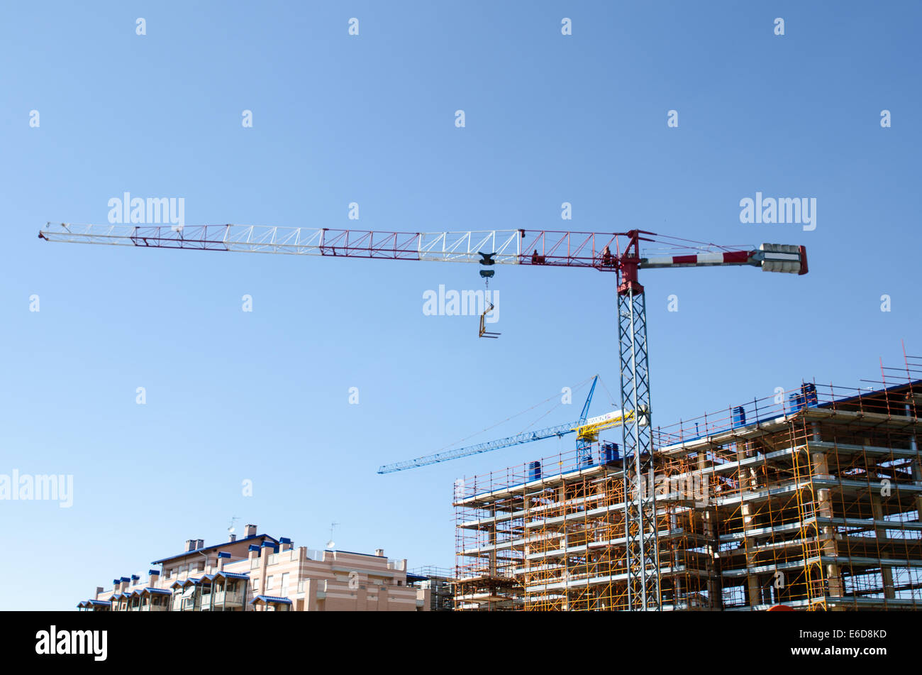 House crane build hi-res stock photography and images - Alamy