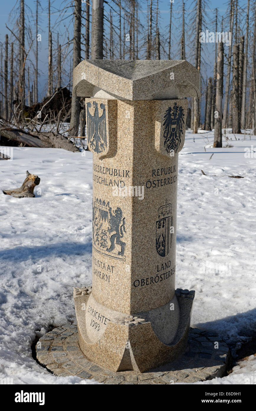 Border tripoint hi-res stock photography and images - Alamy