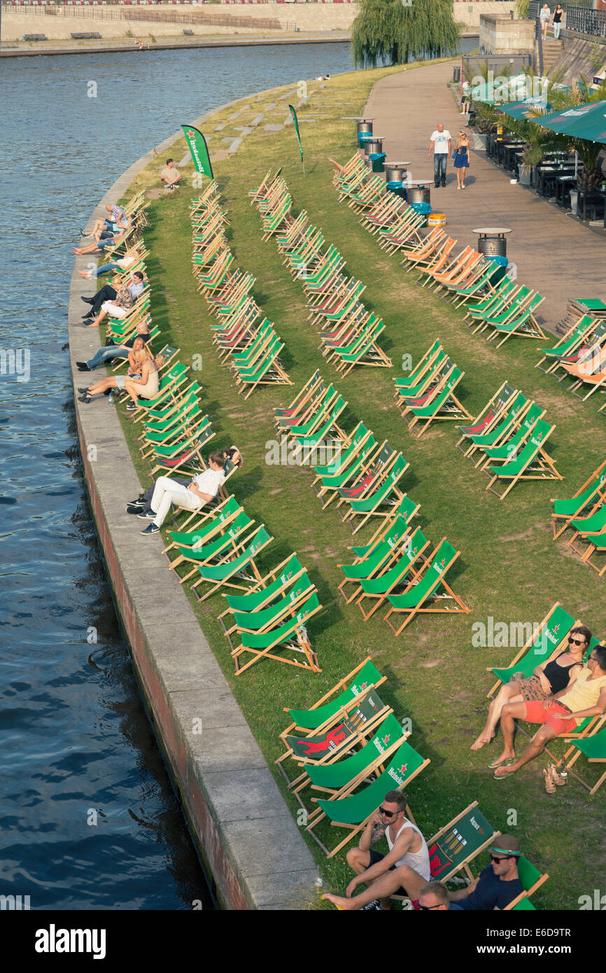 Berlin beach chair hi-res stock photography and images - Alamy