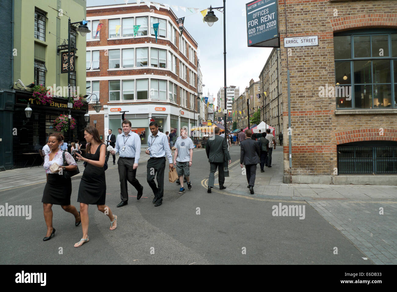 Office workers at lunch break hi-res stock photography and images - Alamy