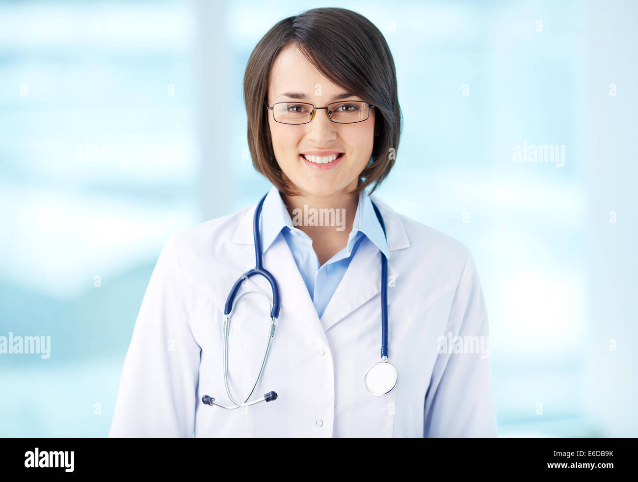 Portrait of a smiling female doctor Stock Photo - Alamy