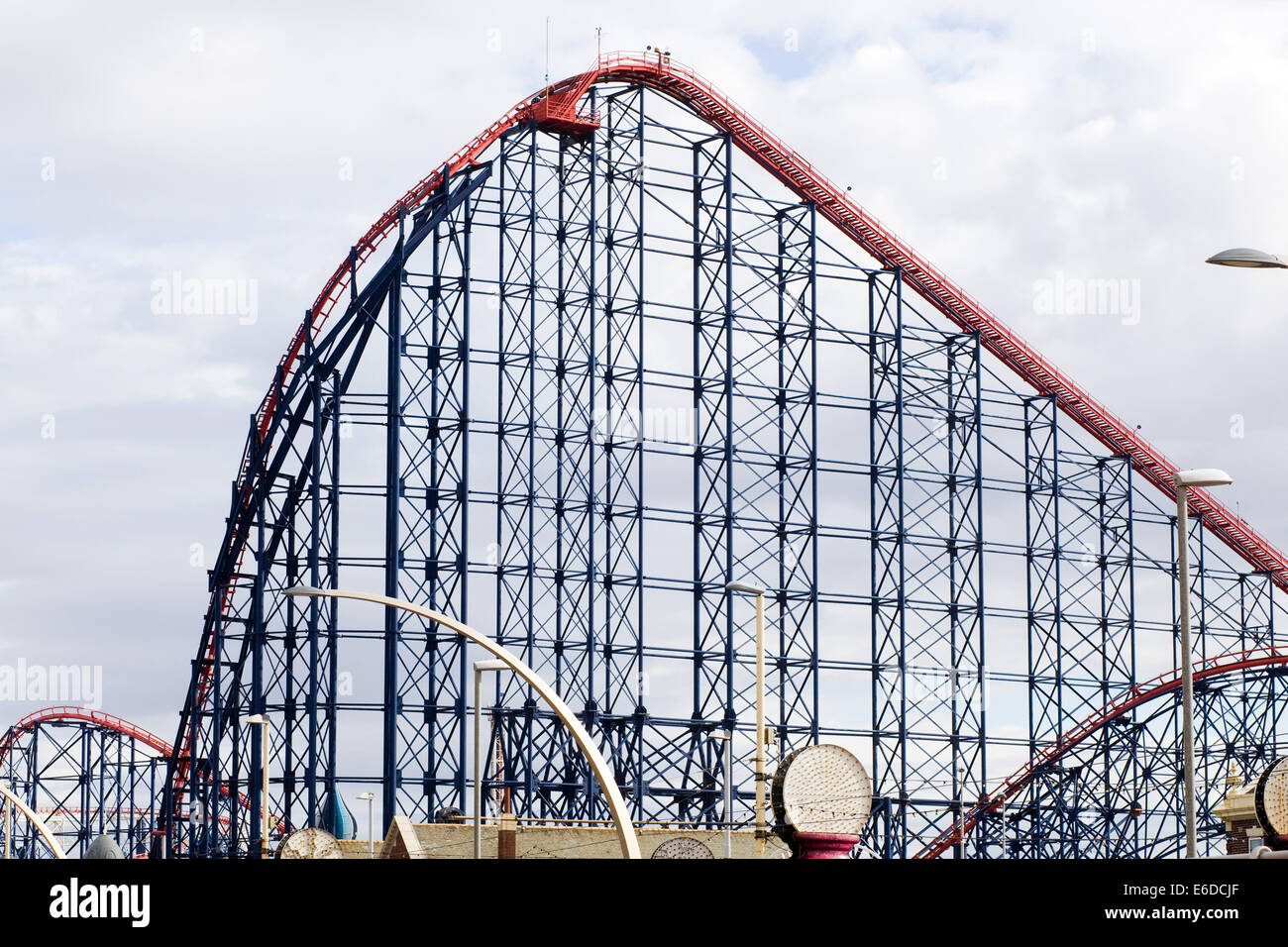 Blackpool fairground rides hi-res stock photography and images - Alamy