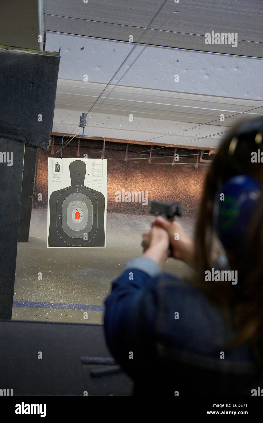 American indoor gun shooting range hi-res stock photography and images ...