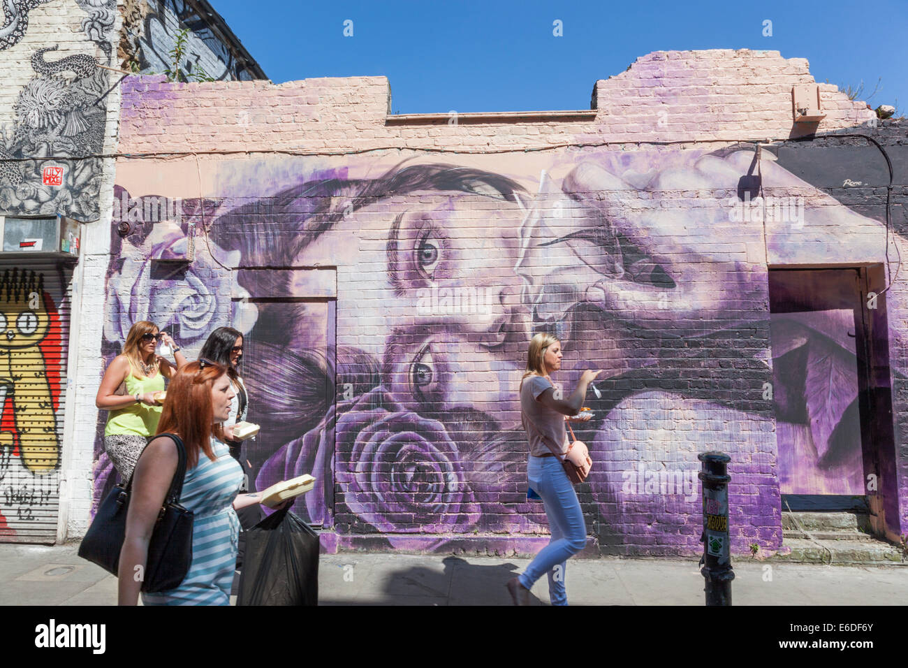 England, London, Tower Hamlets, Brick Lane, Wall Art Stock Photo - Alamy