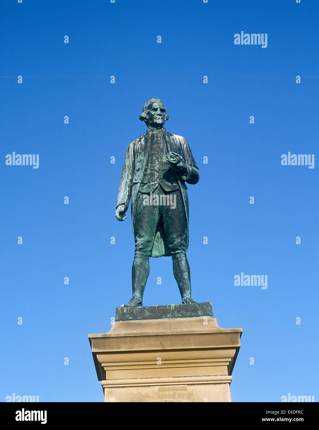 Whitby James Cook Statue High Resolution Stock Photography and Images ...