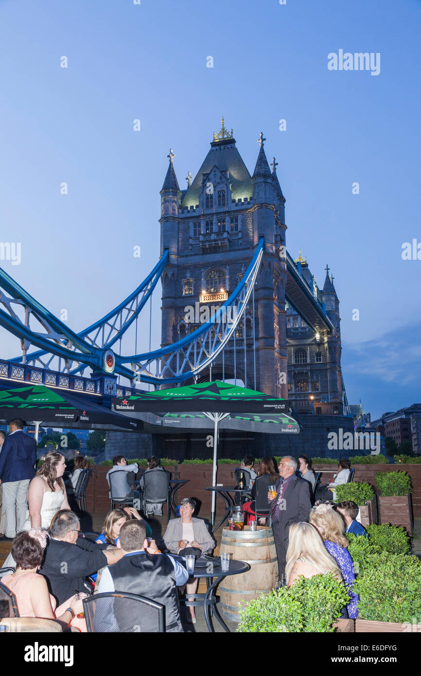 London restaurant view hi-res stock photography and images - Alamy