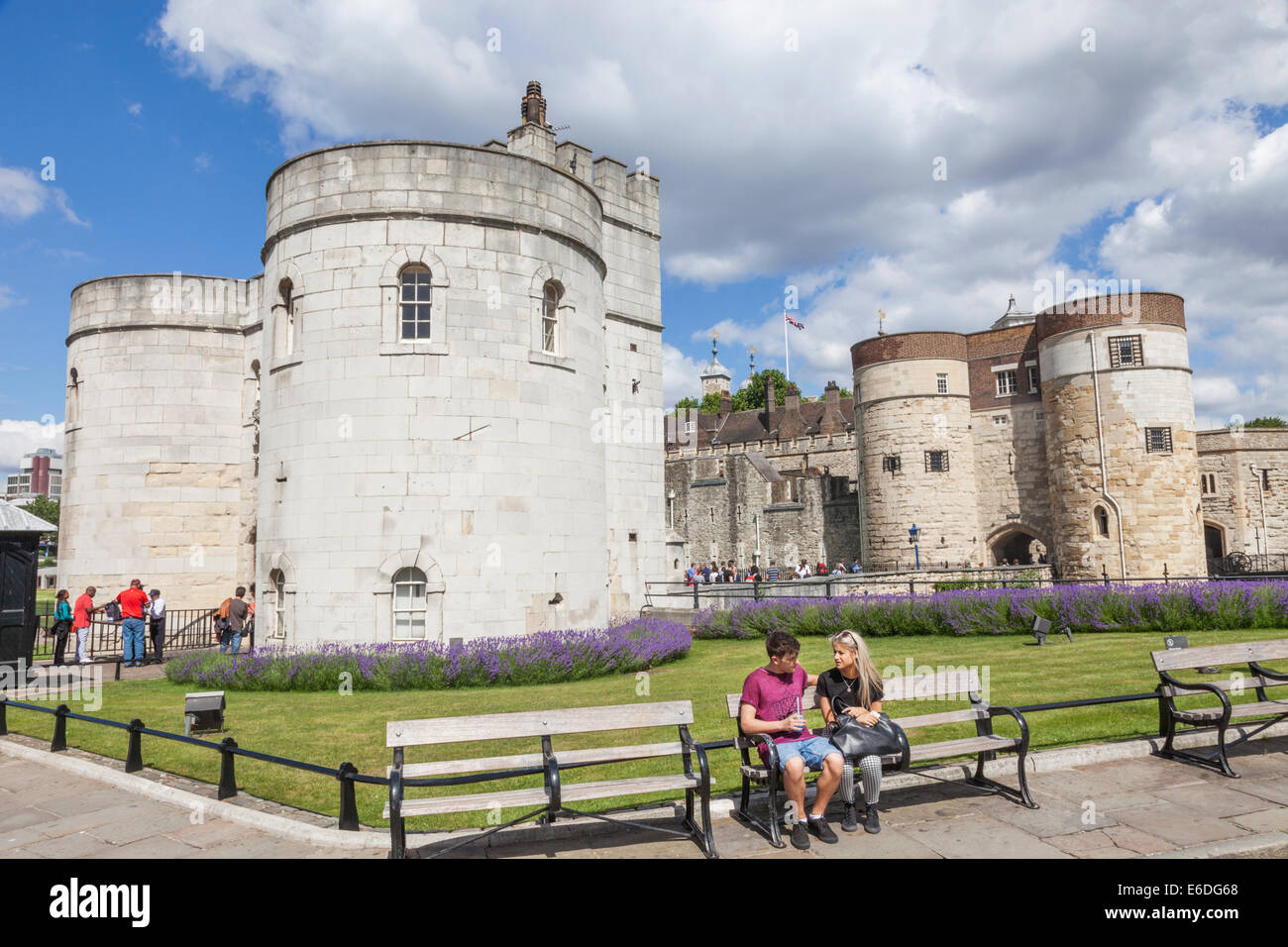 England, London, Tower of London, The Middle Tower Entrance Gate Stock ...