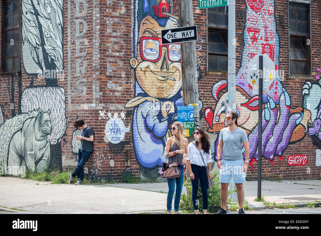 Bushwick collective hi-res stock photography and images - Alamy
