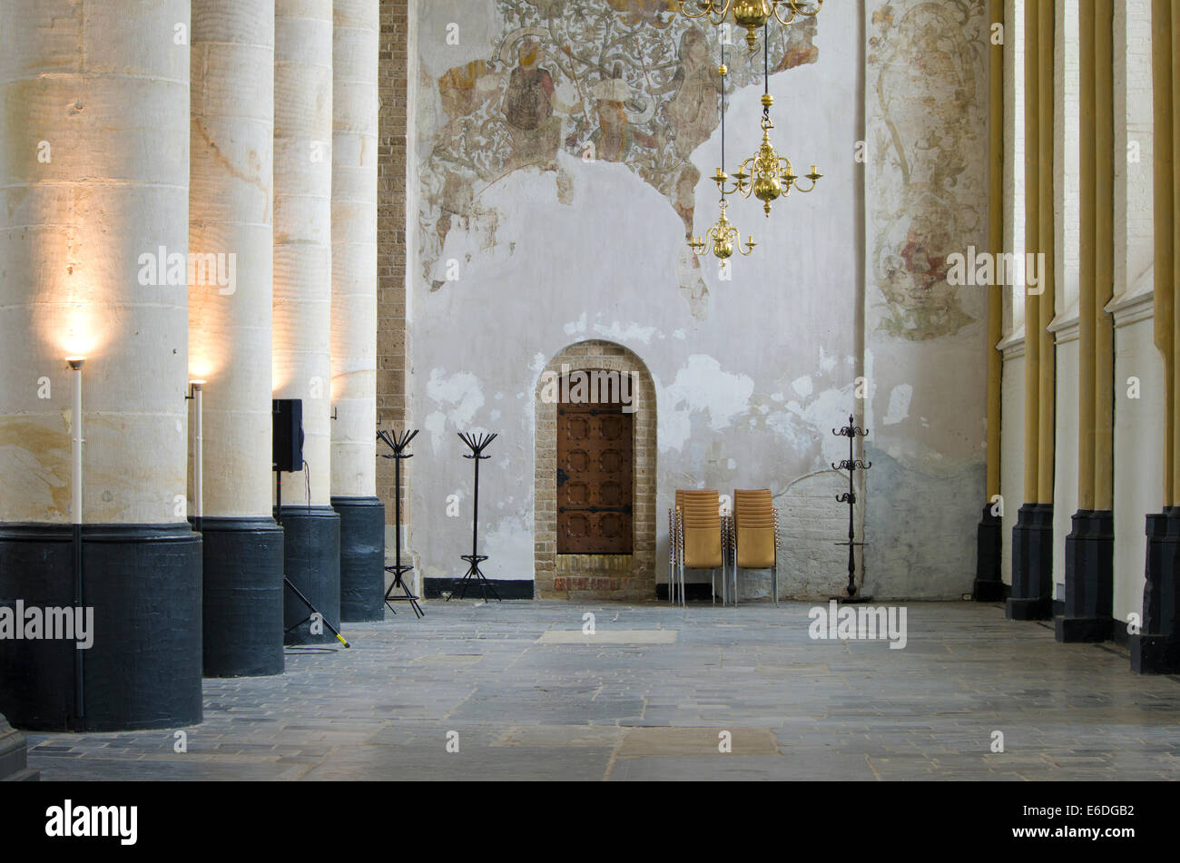 Church pillar pillars hi-res stock photography and images - Alamy