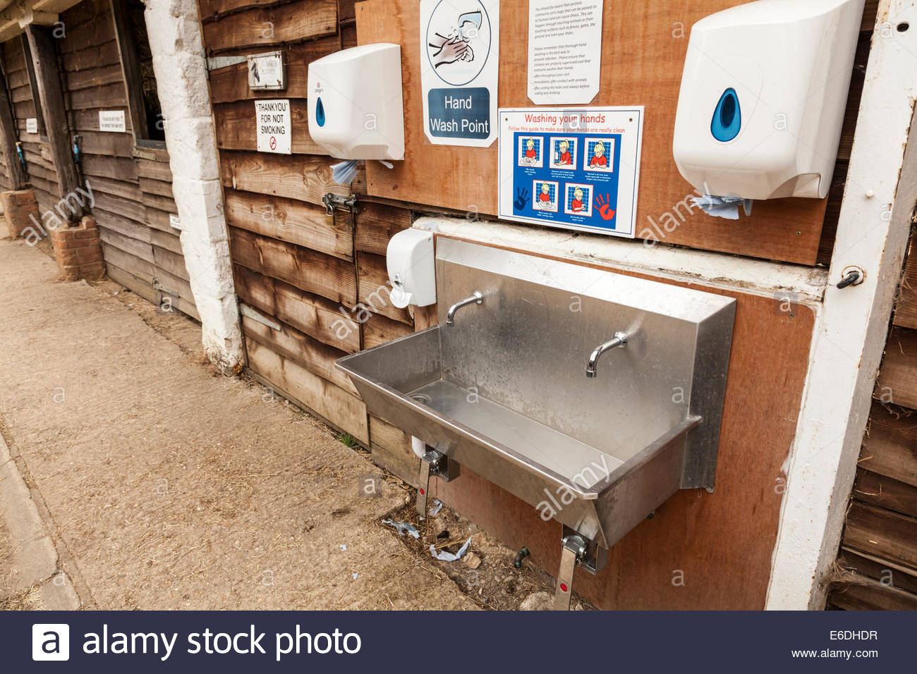 Washing Station Stock Photos & Washing Station Stock Images - Alamy