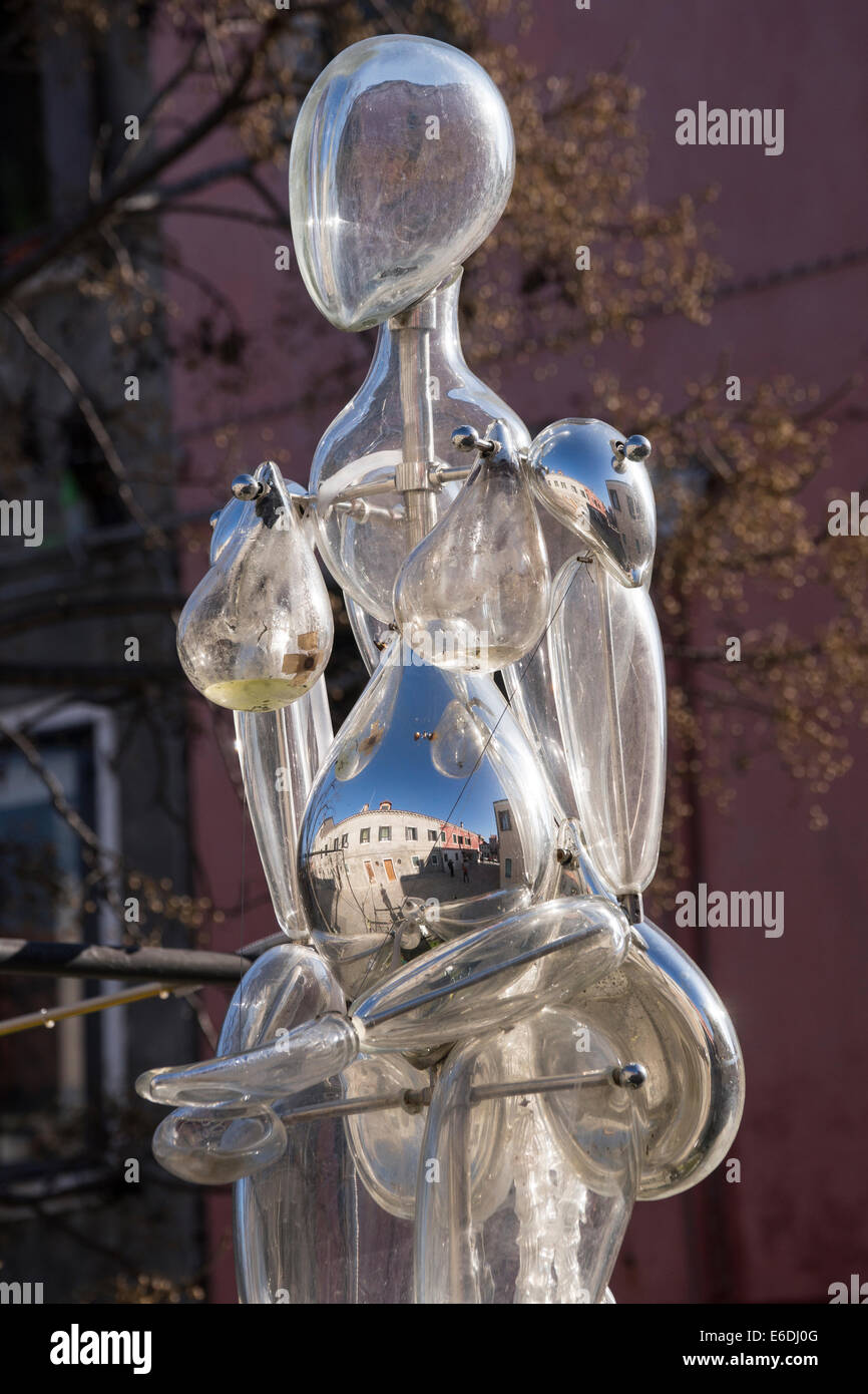 Female glass sculpture hi-res stock photography and images - Alamy