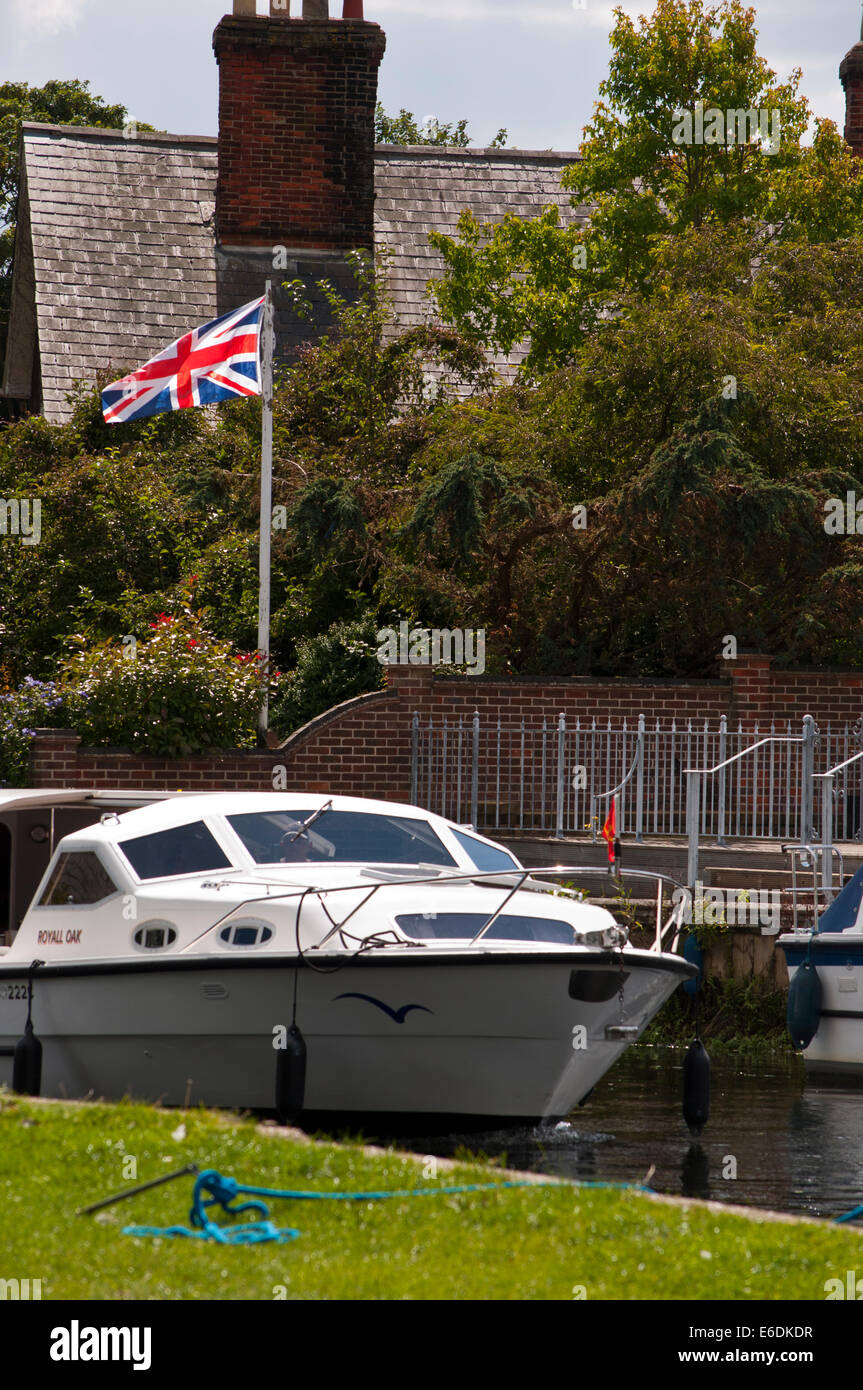 River Waveney Beccles Stock Photo - Alamy