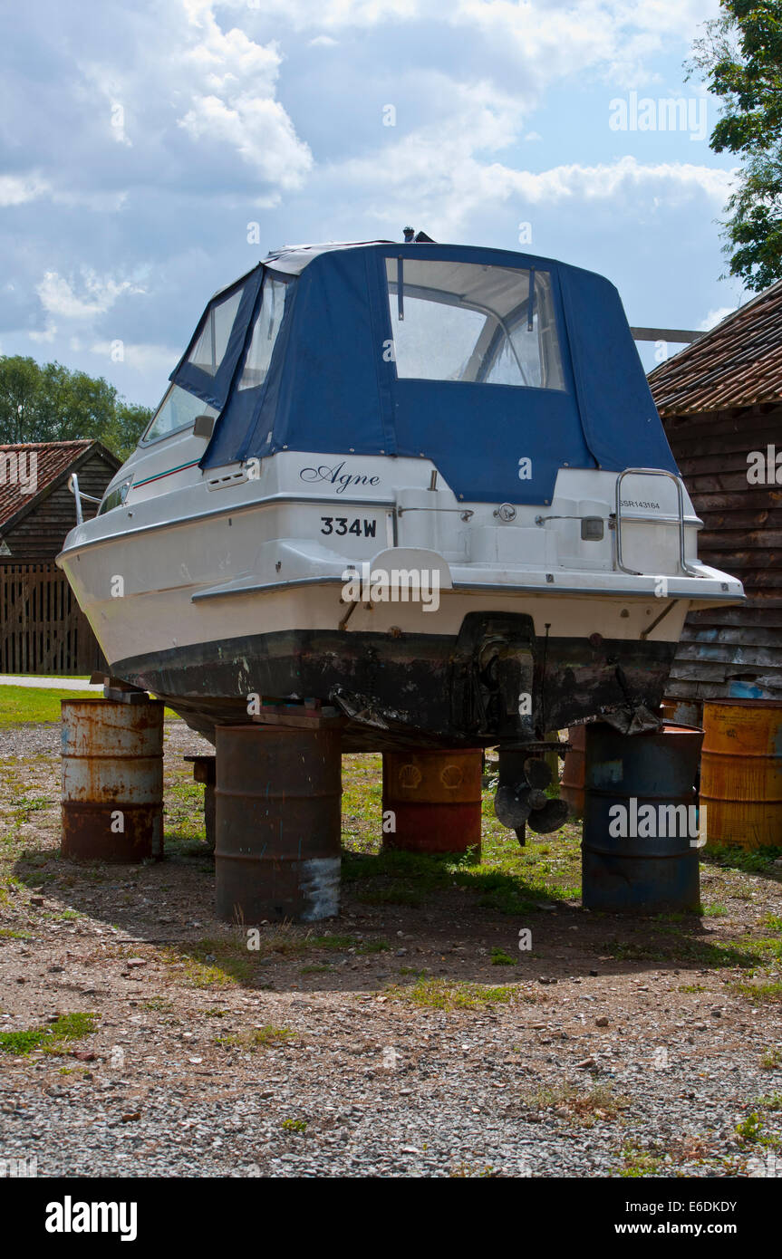 Suffolk boat boatyard hi-res stock photography and images - Alamy