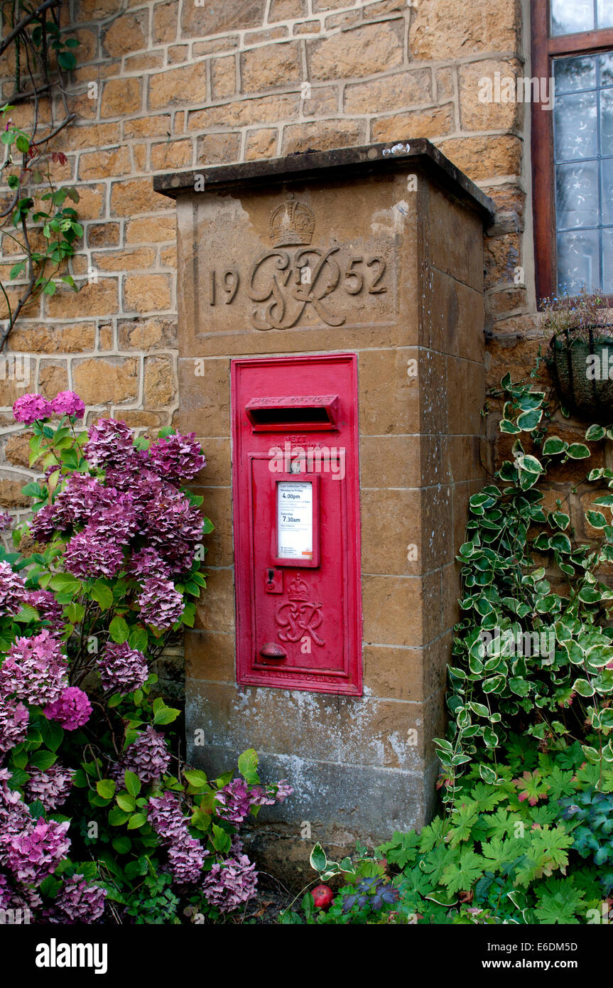 1952 GR post box, Avon Dassett village, Warwickshire, England, UK Stock ...