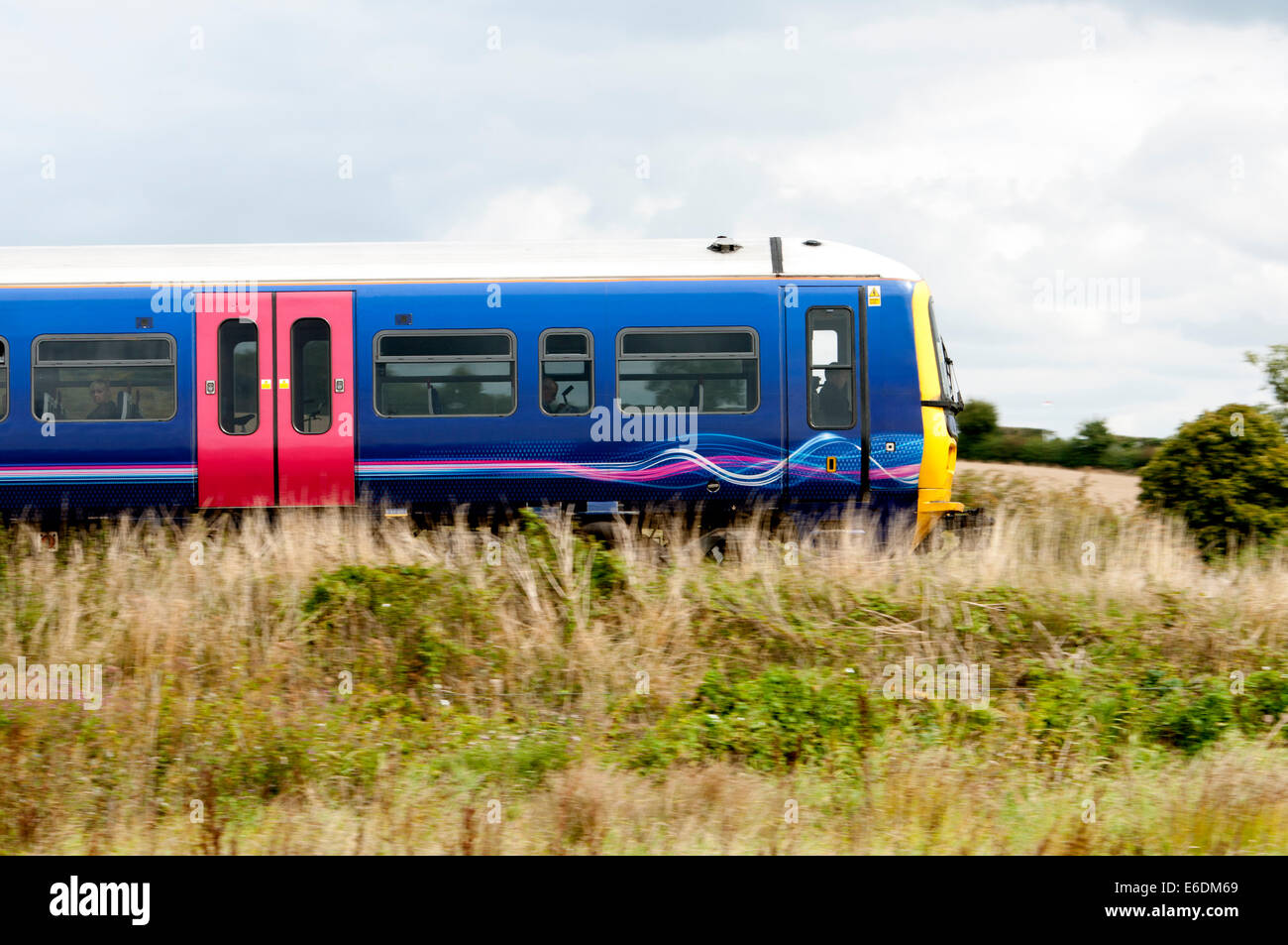 First Great Western diesel train, side view at speed, Northamptonshire ...