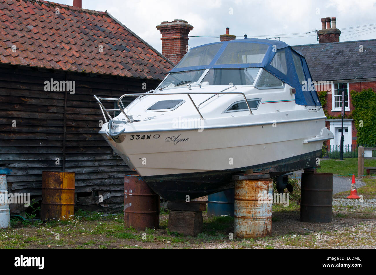 Suffolk boat boatyard hi-res stock photography and images - Alamy