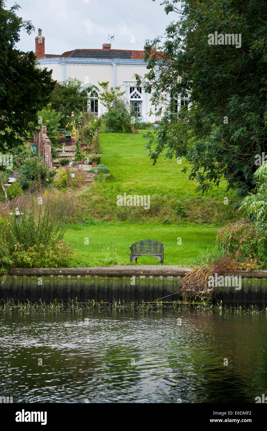 Dormer cottage hi-res stock photography and images - Alamy