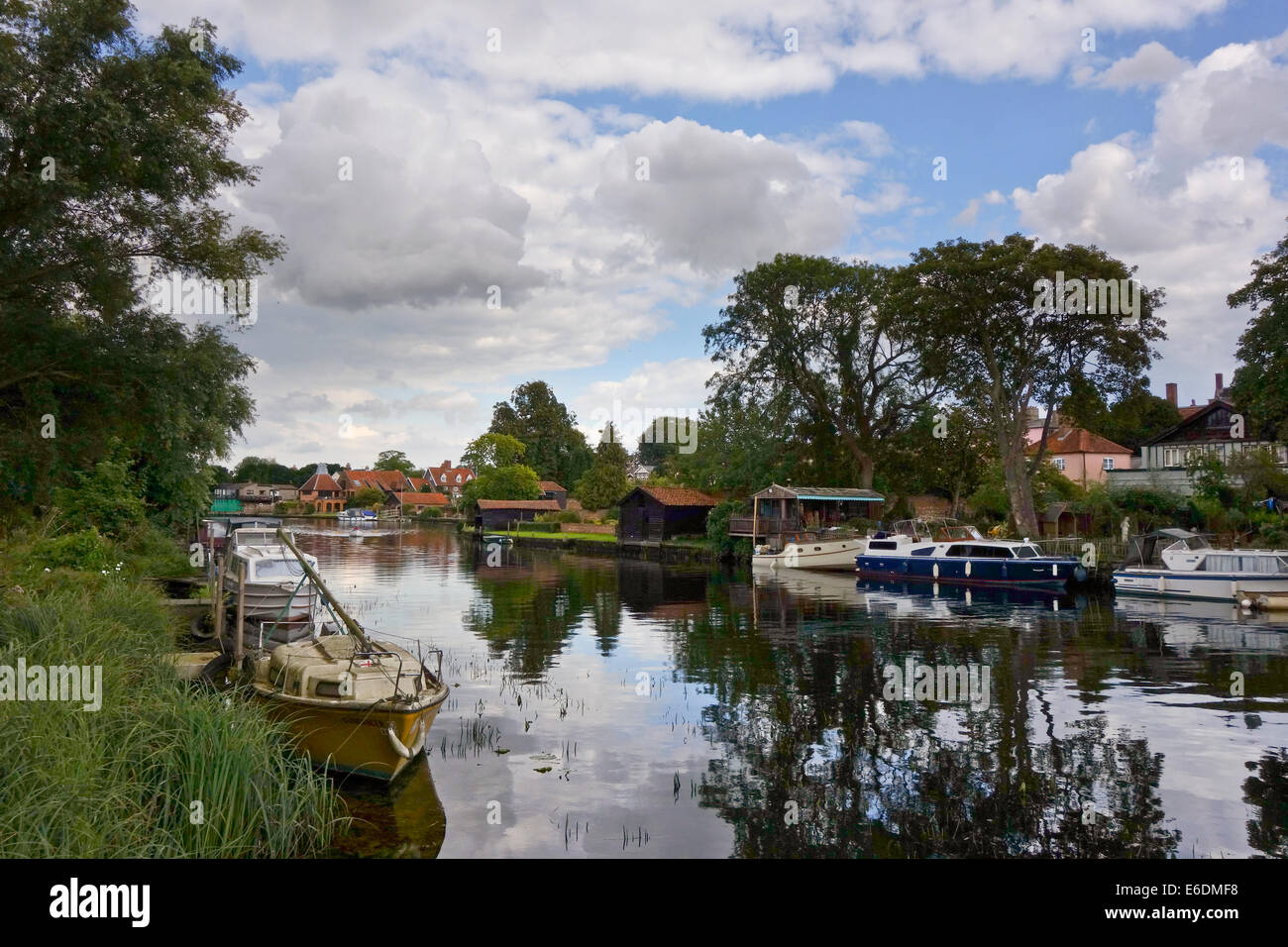 River waveney hi-res stock photography and images - Alamy