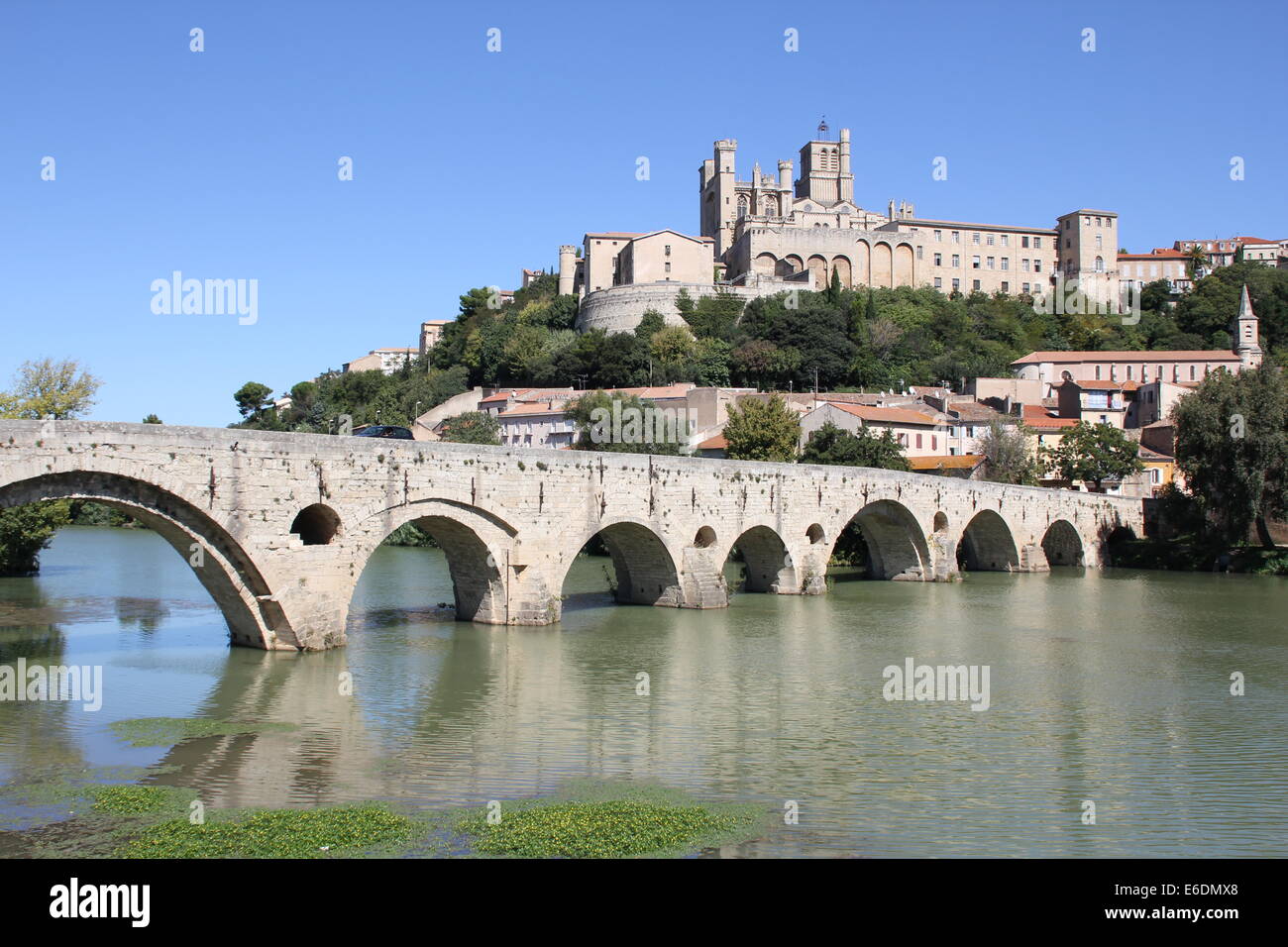 Bridge river beziers hi-res stock photography and images - Alamy