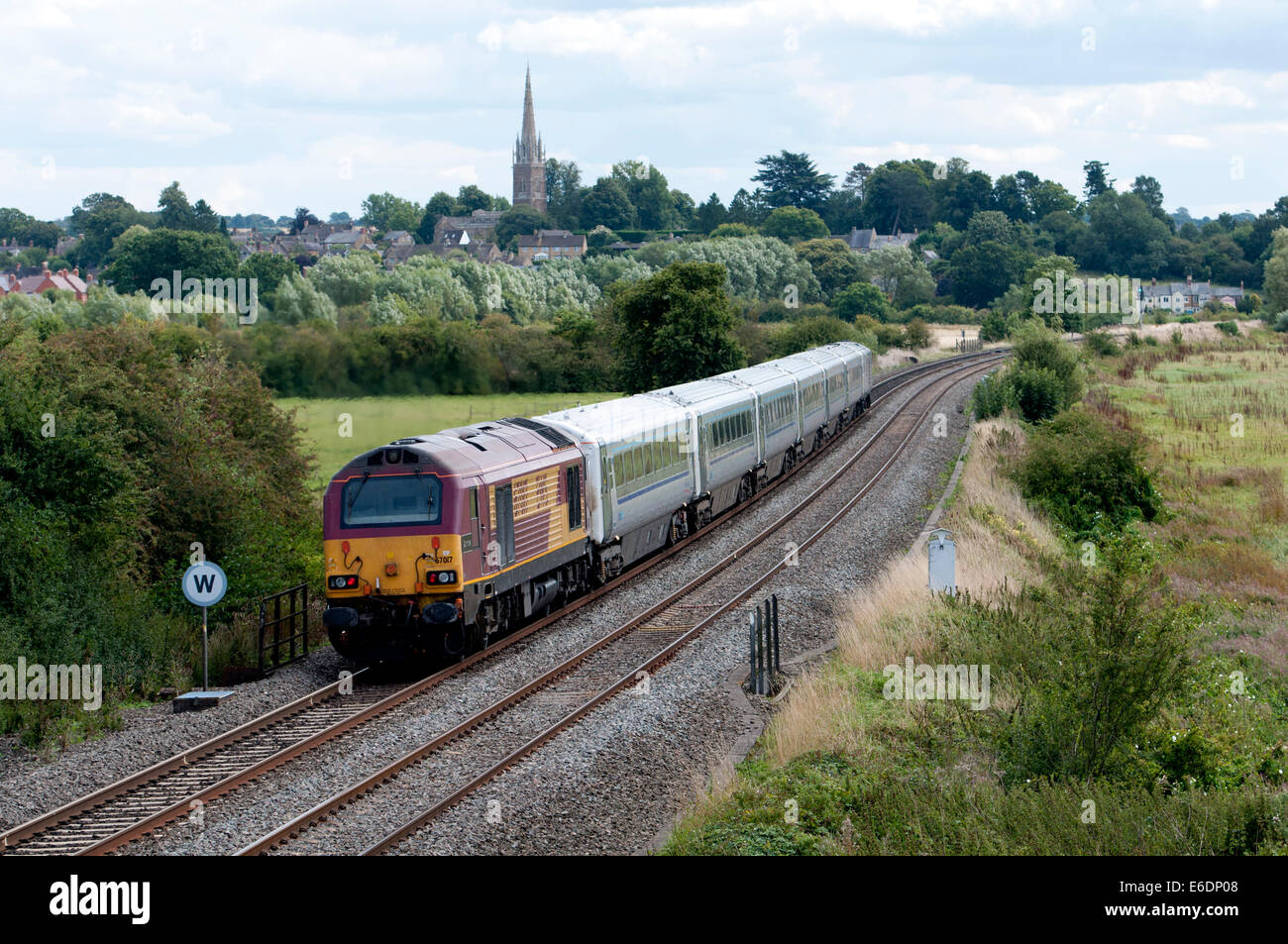 EWS class 67 diesel propelling a Chiltern Railways Mainline train ...