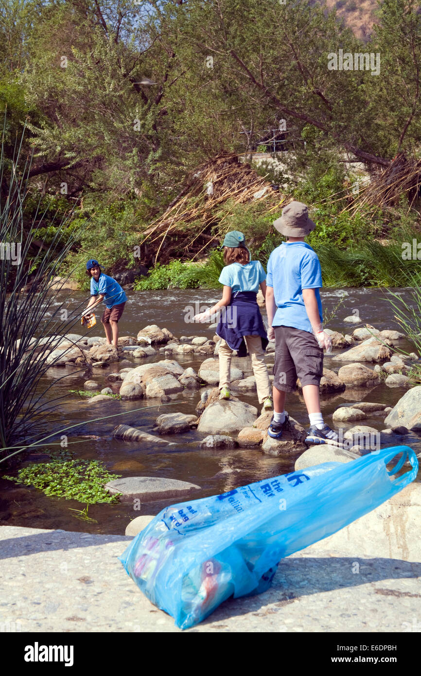 River cleaning california hi-res stock photography and images - Alamy