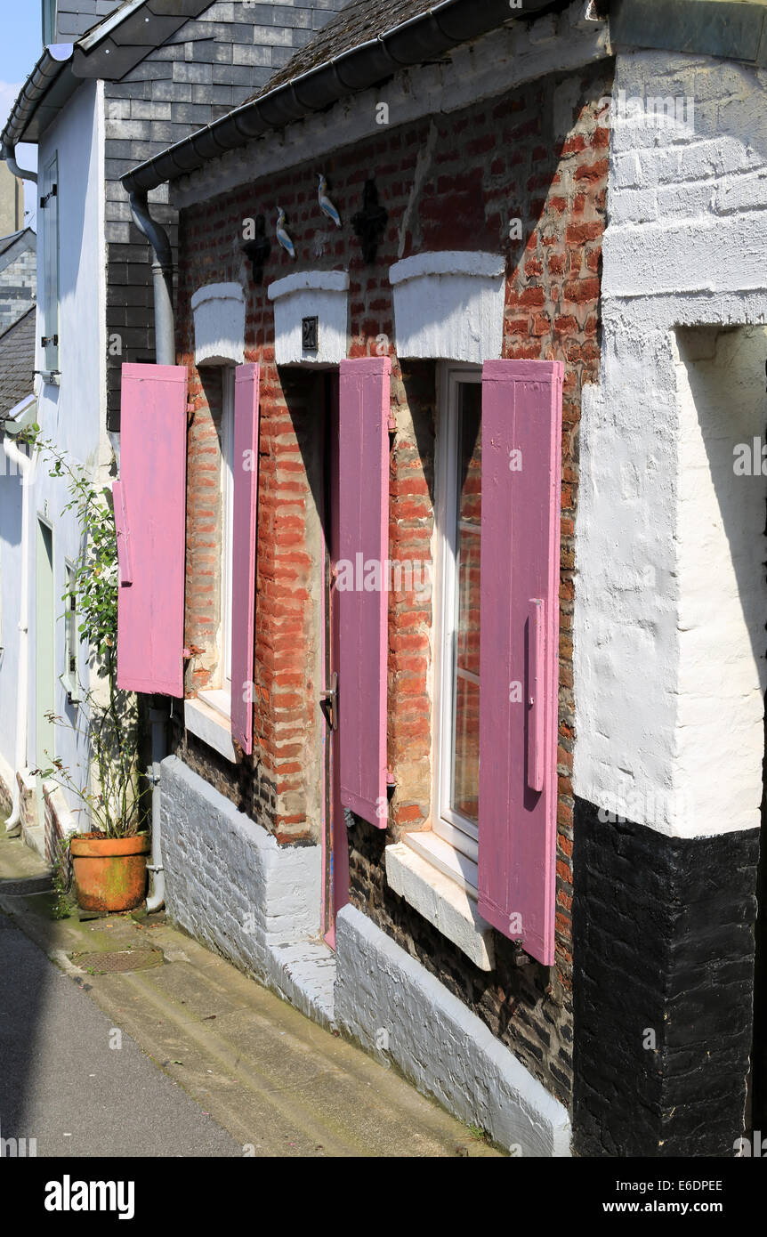 Pink shutters hi-res stock photography and images - Alamy