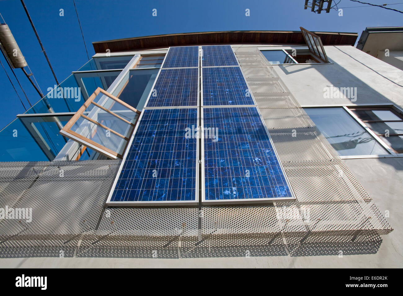 Solar panel house north america hi-res stock photography and images - Alamy