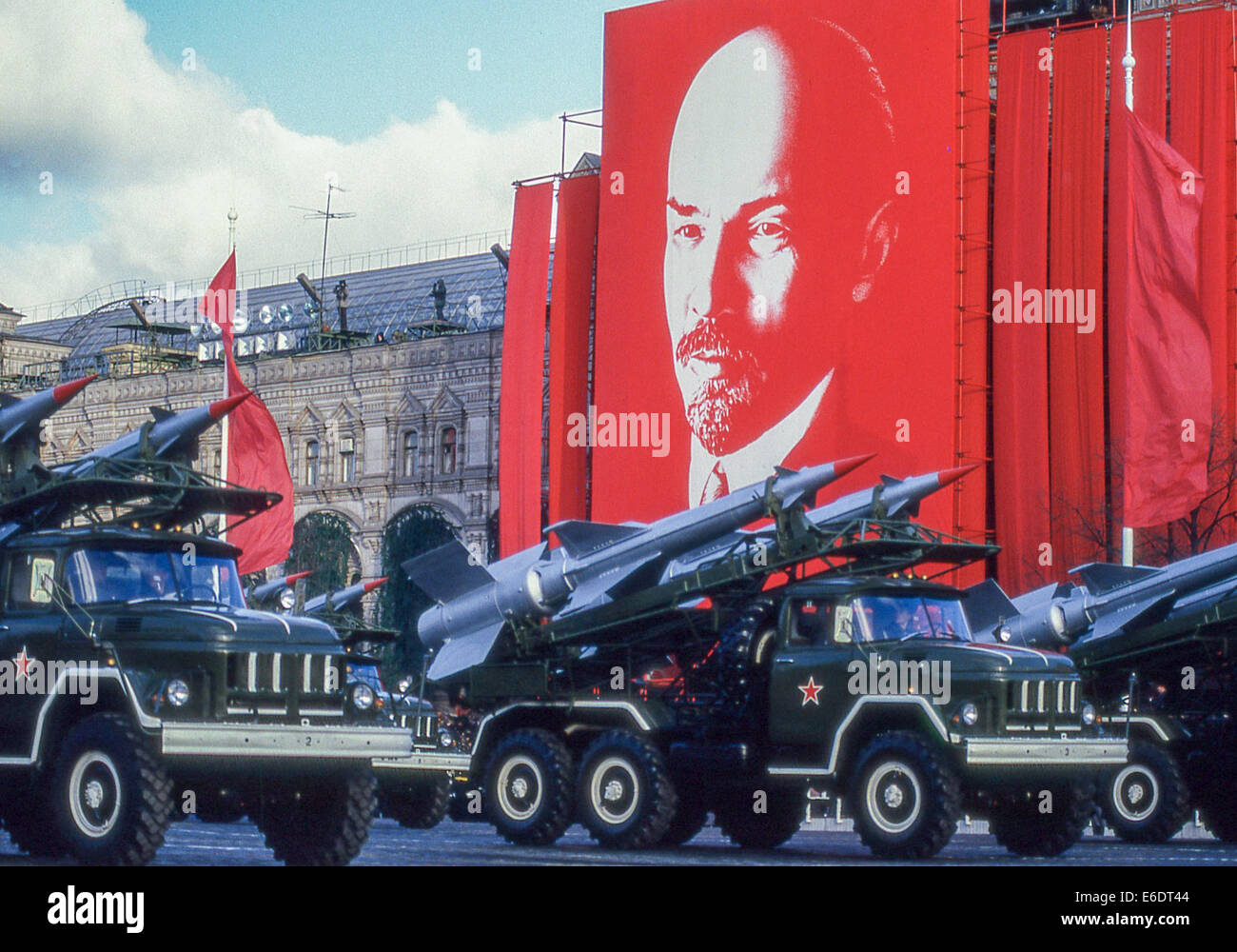 Red square soviet parade missile hi-res stock photography and images ...