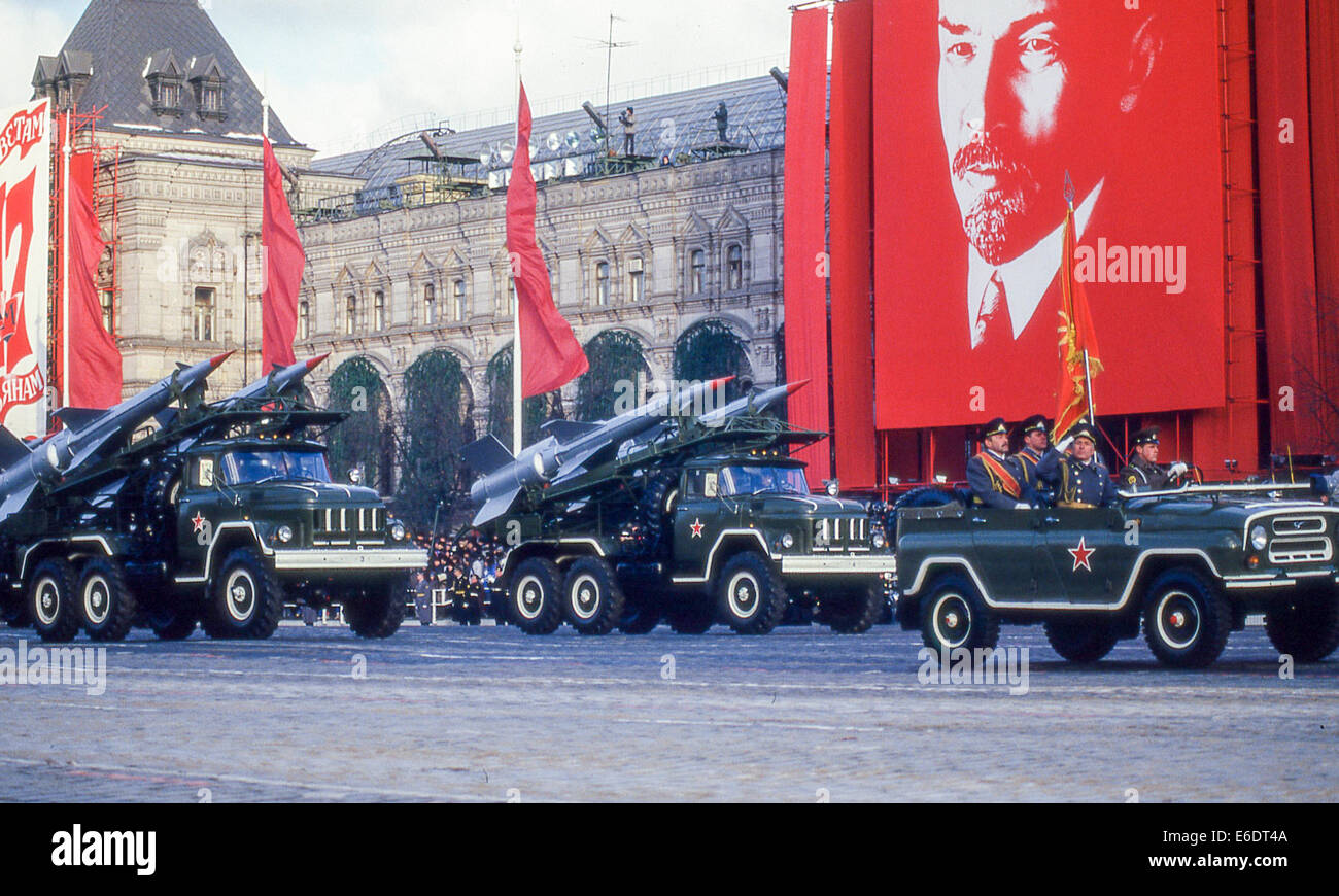 Moscow, Russia. 7th Nov, 1987. Soviet officers in a command car ...