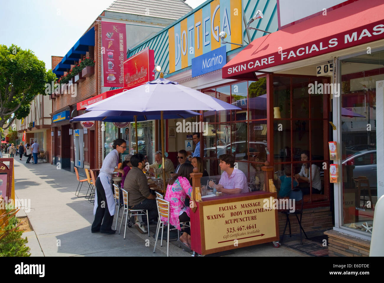 Larchmont hi-res stock photography and images - Alamy