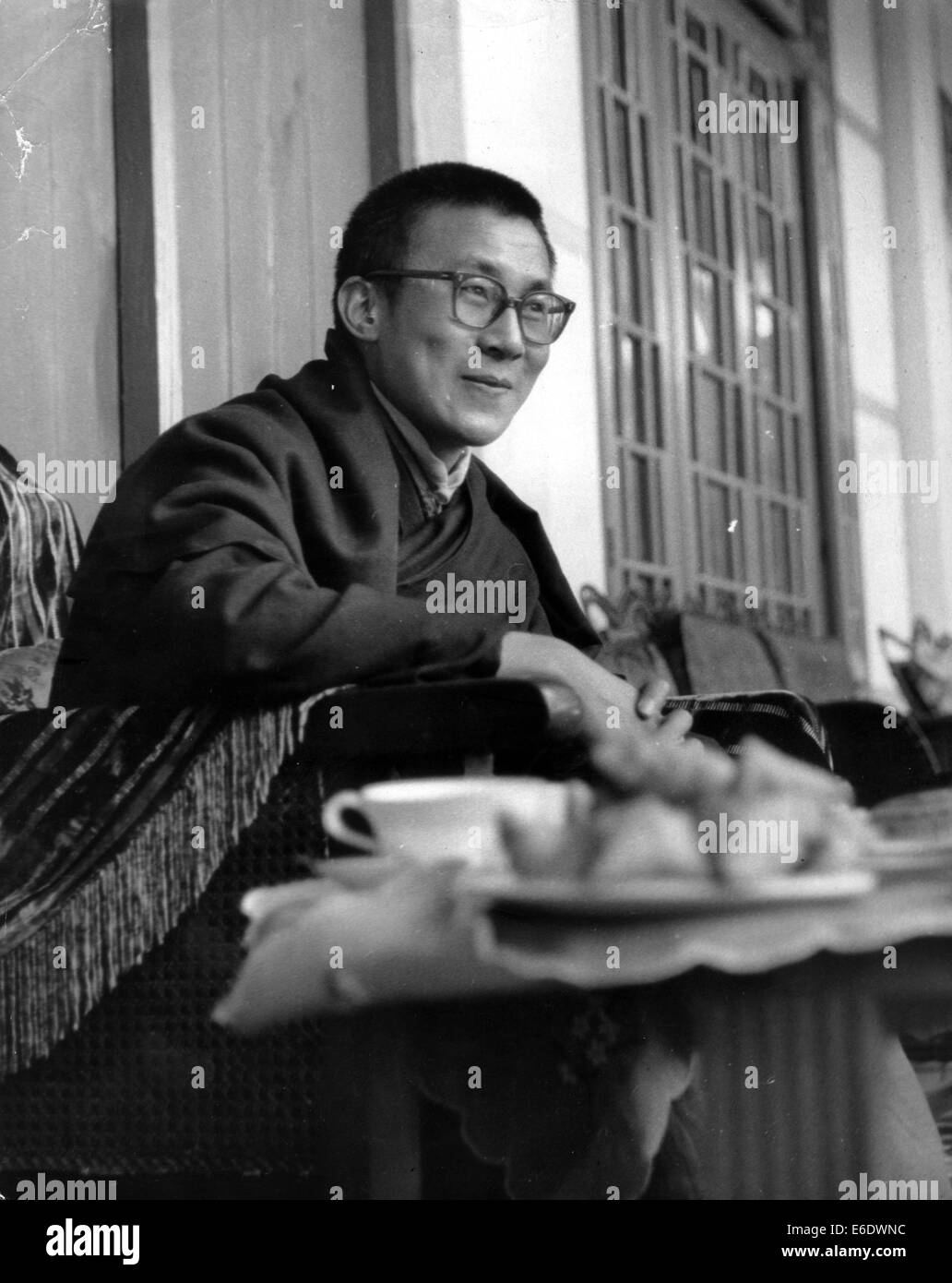 14th dalai lama Black and White Stock Photos & Images - Alamy